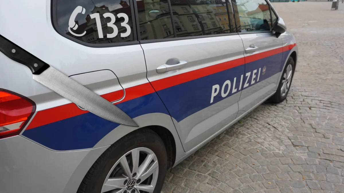Angriff auf Polizeiauto: Täter zersticht Reifen, Zeugen gesucht
