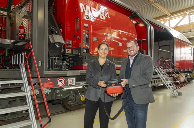 Saubere Sache: ÖBB präsentiert neuen Hightech-Tunnelreiniger